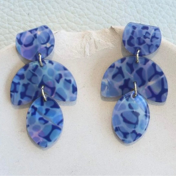Jewelry | Tortoise Leaves Blue Water Refraction Caustics Dappled Tiered ...